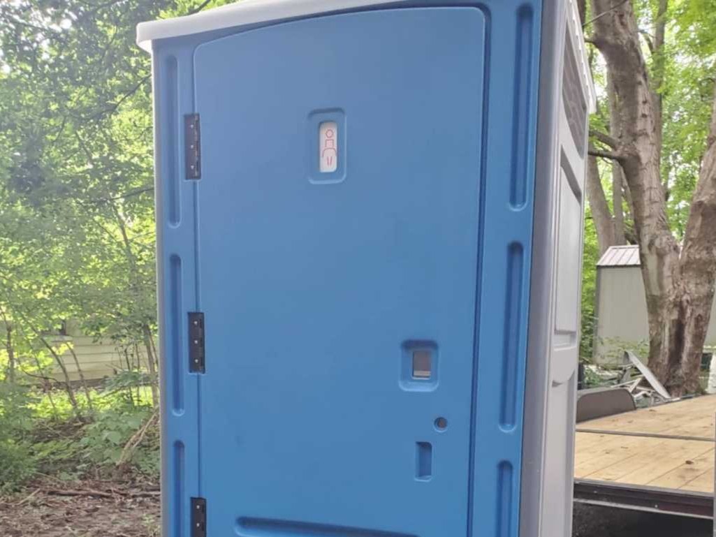 New Flushing Toilet with Sink | Crapper King